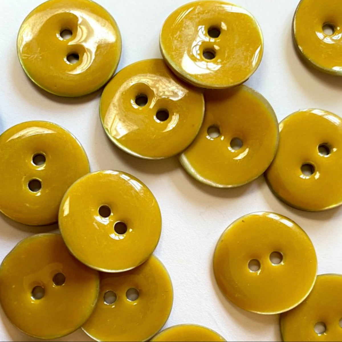 Textile Garden Button-Opaque Resin on Shell-18mm – Brooklyn General Store