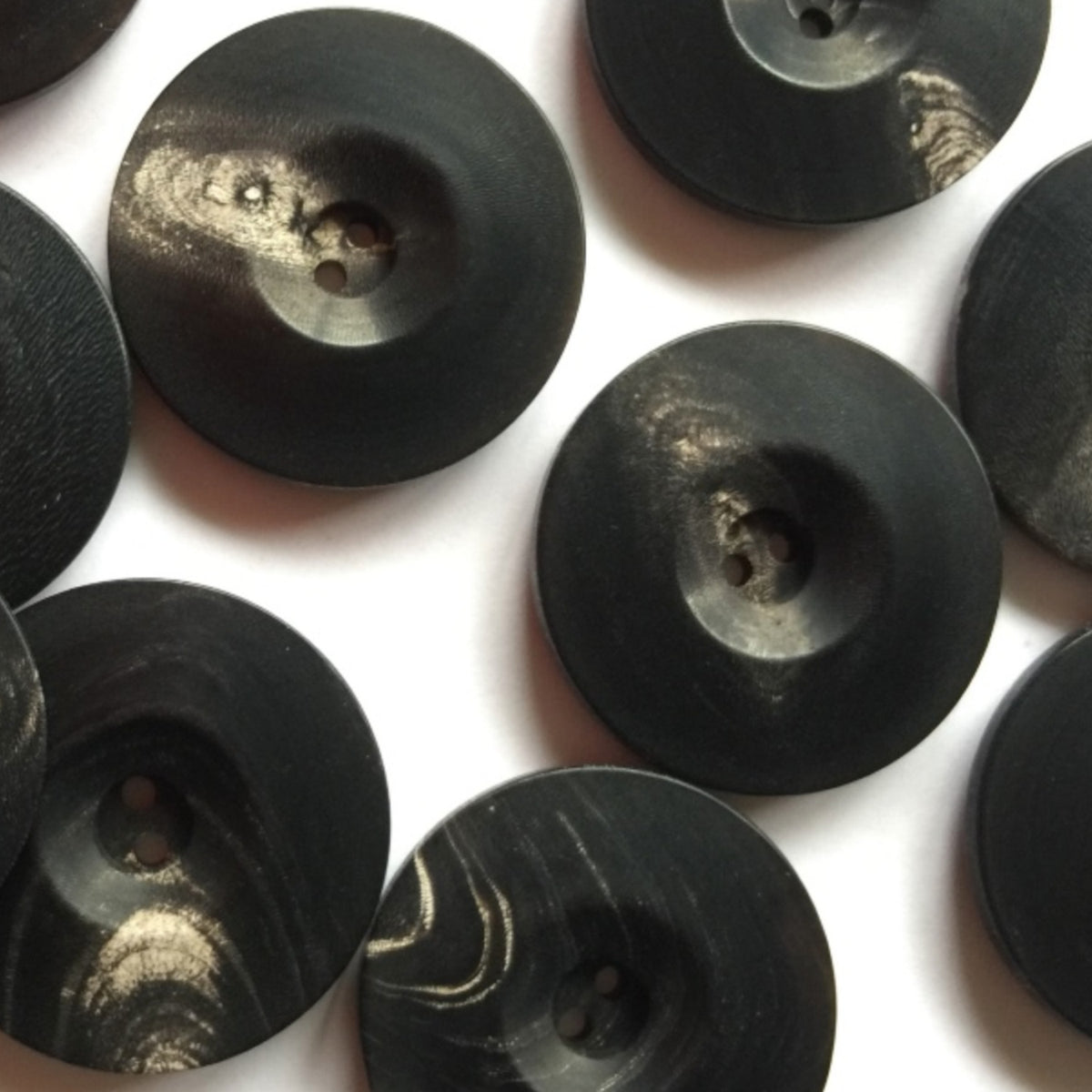 Textile Garden Buttons-4115-Black Horn with Natural Markings-25mm ...