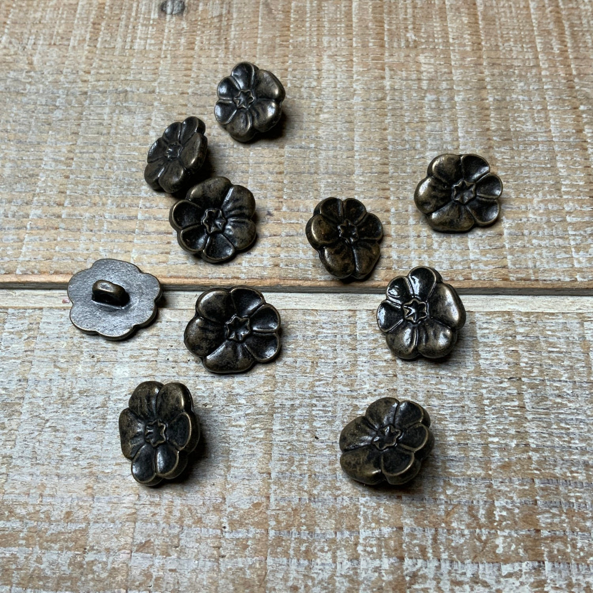 Textile Garden Button- 5129- Bronze Color Metal Flower w/ Shank 18mm ...