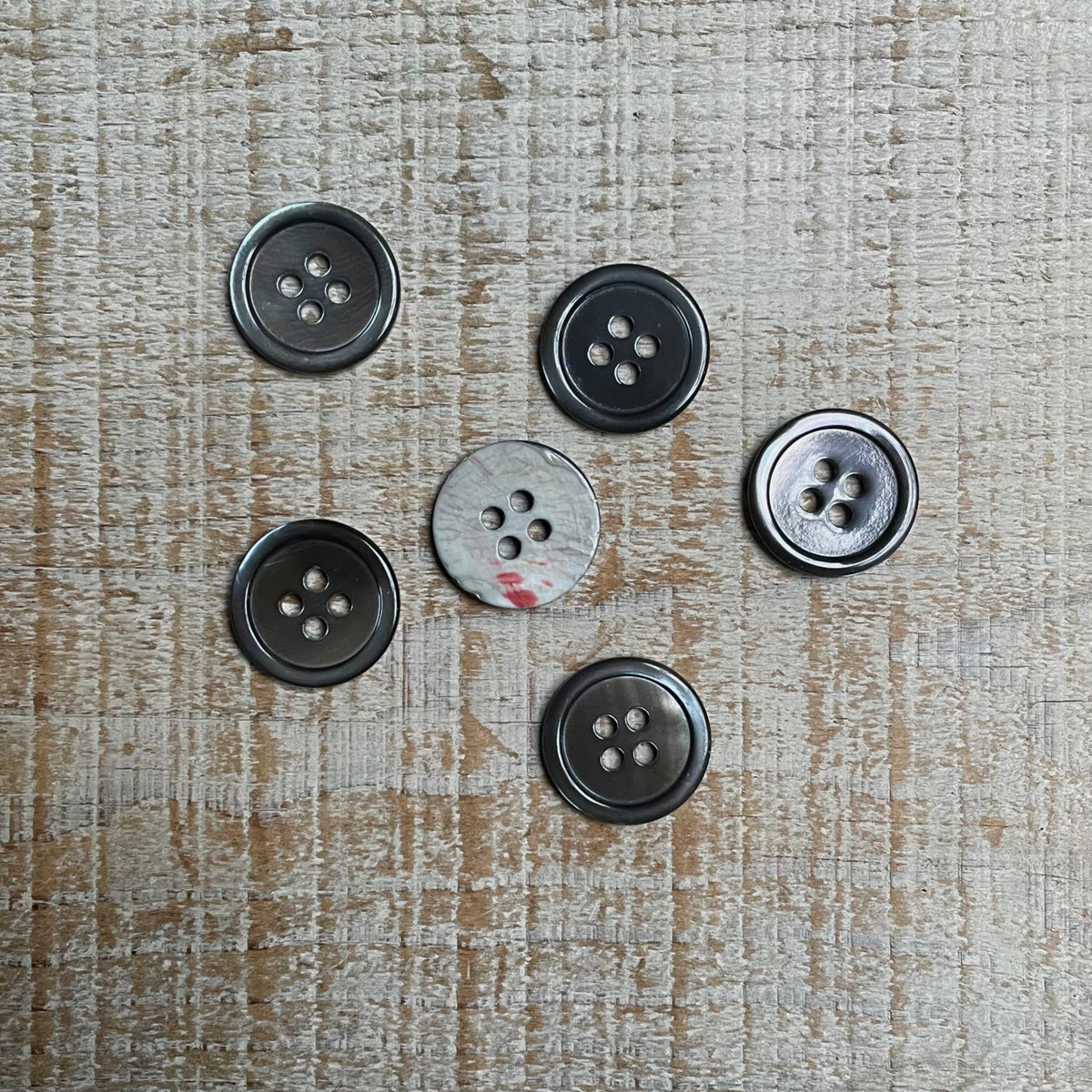 Textile Garden Buttons - 5015 - grey smoke trocas shell buttons with r ...