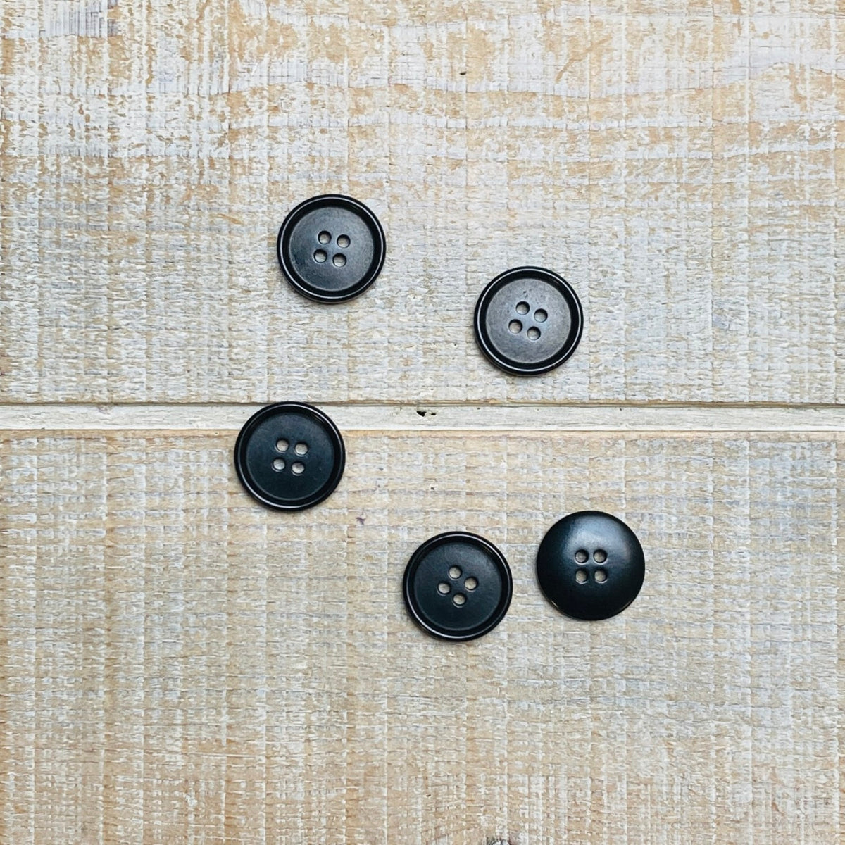 Renaissance Buttons CN201/32 Corozo – Brooklyn General Store