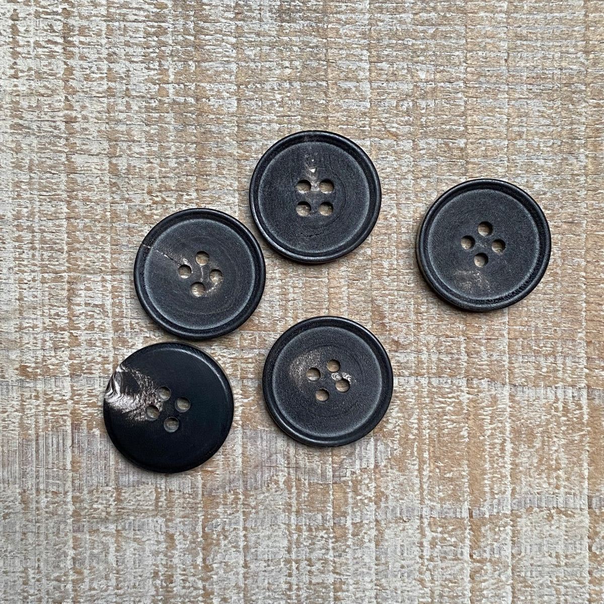 Textile Garden Button-Dark Grey Horn with natural markings – Brooklyn ...